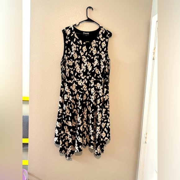 JM Collection | Dresses | Jm Collection Asymmetrical Black And Cream ...